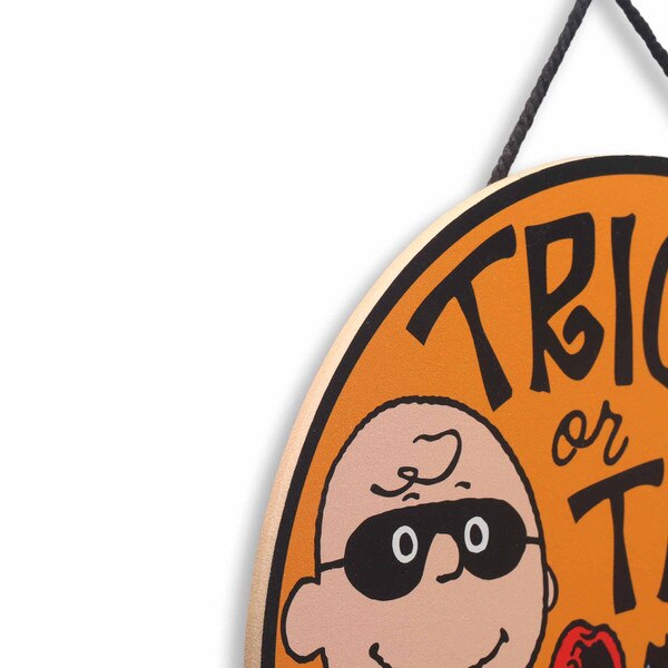 Peanuts Charlie Brown & Snoopy Trick or Treat Halloween Hanging Wood ...